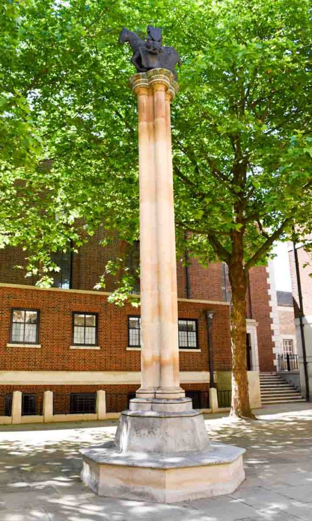 Knights Templar Statue London - Stew Ross Discovers